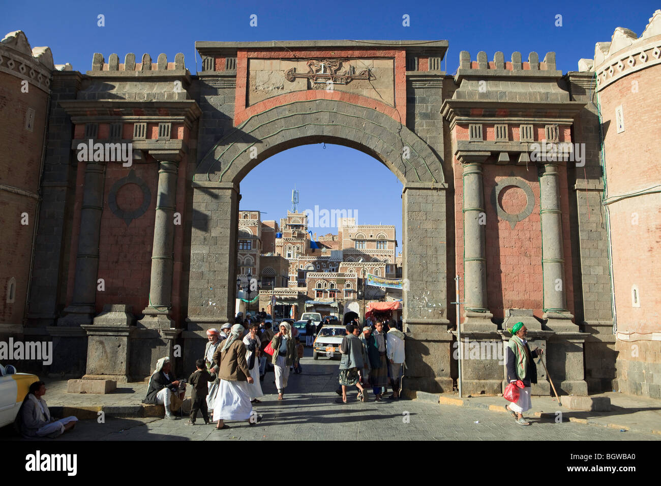 Bab Al Yemen, Sana'a Yemen Stock Photo - Alamy