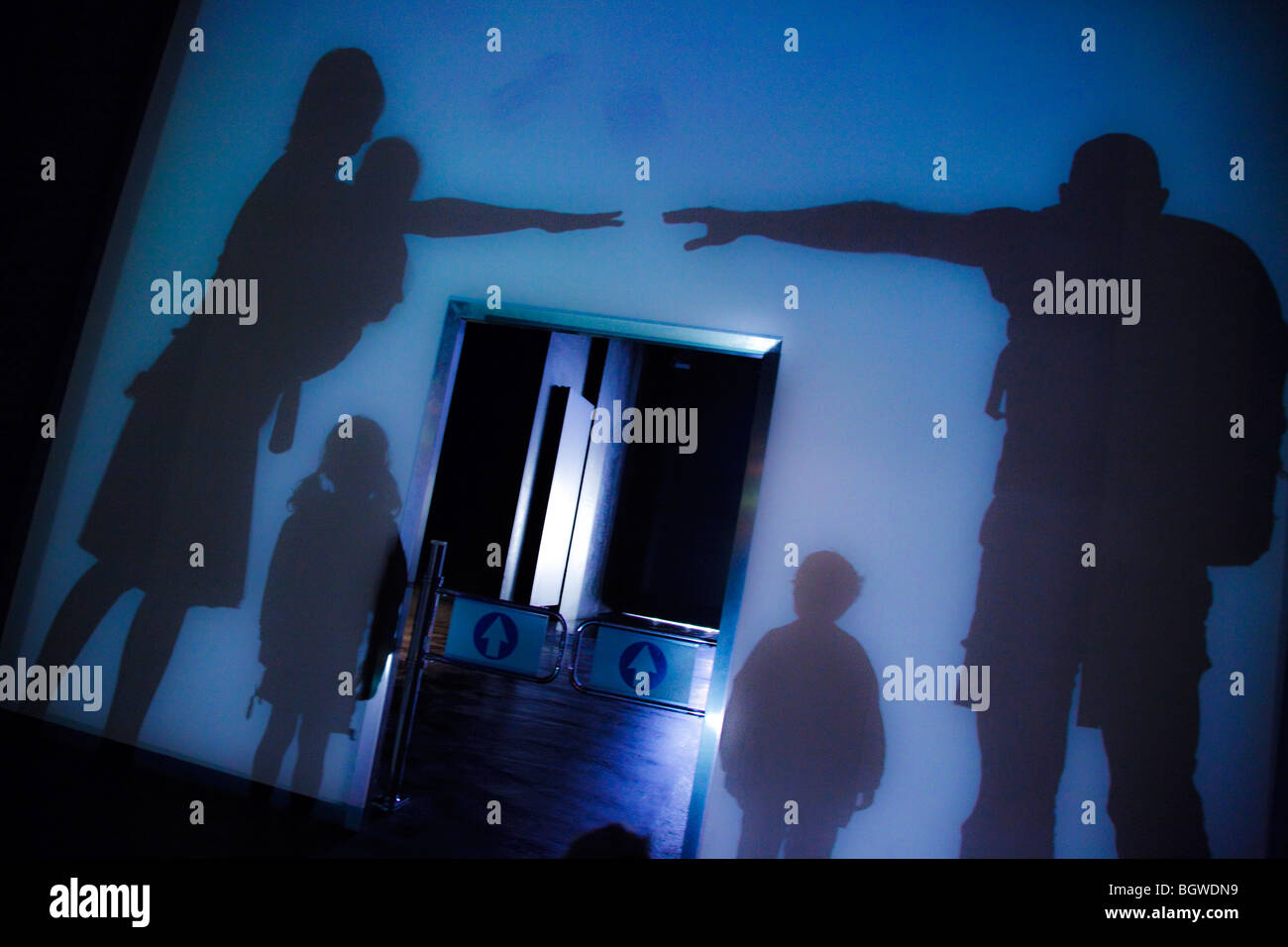 shadow of family Stock Photo - Alamy
