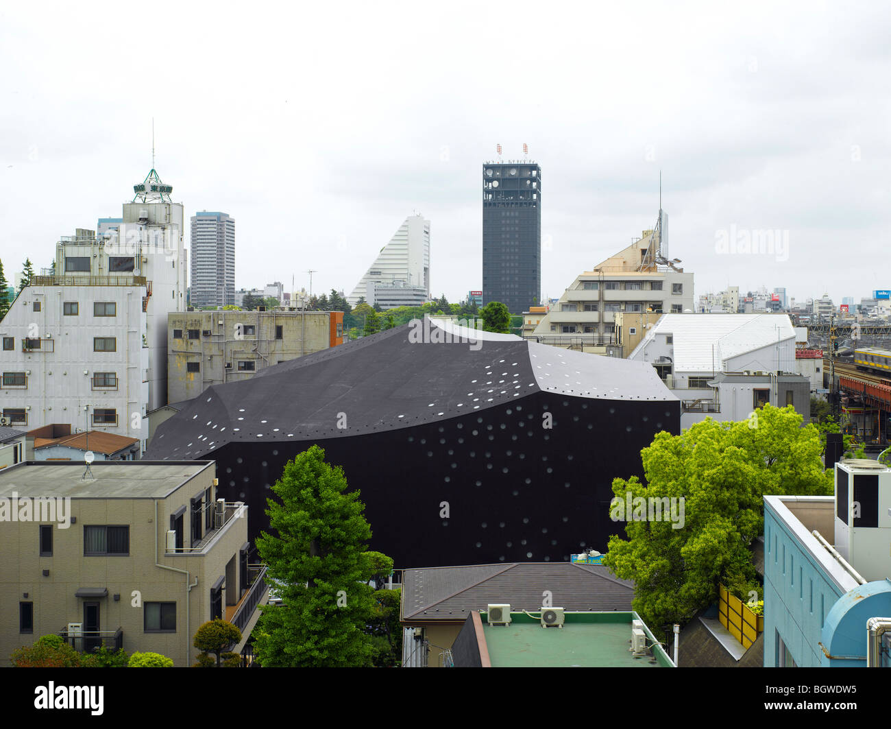 za-koenji public theatre tokyo-high level side view Stock Photo - Alamy