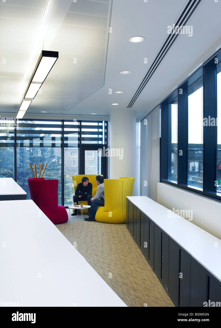 guardian offices kings place, break out space with colourful chairs ...