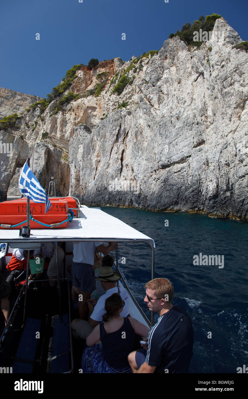 excursion boat in Laganás Bay Stock Photo - Alamy