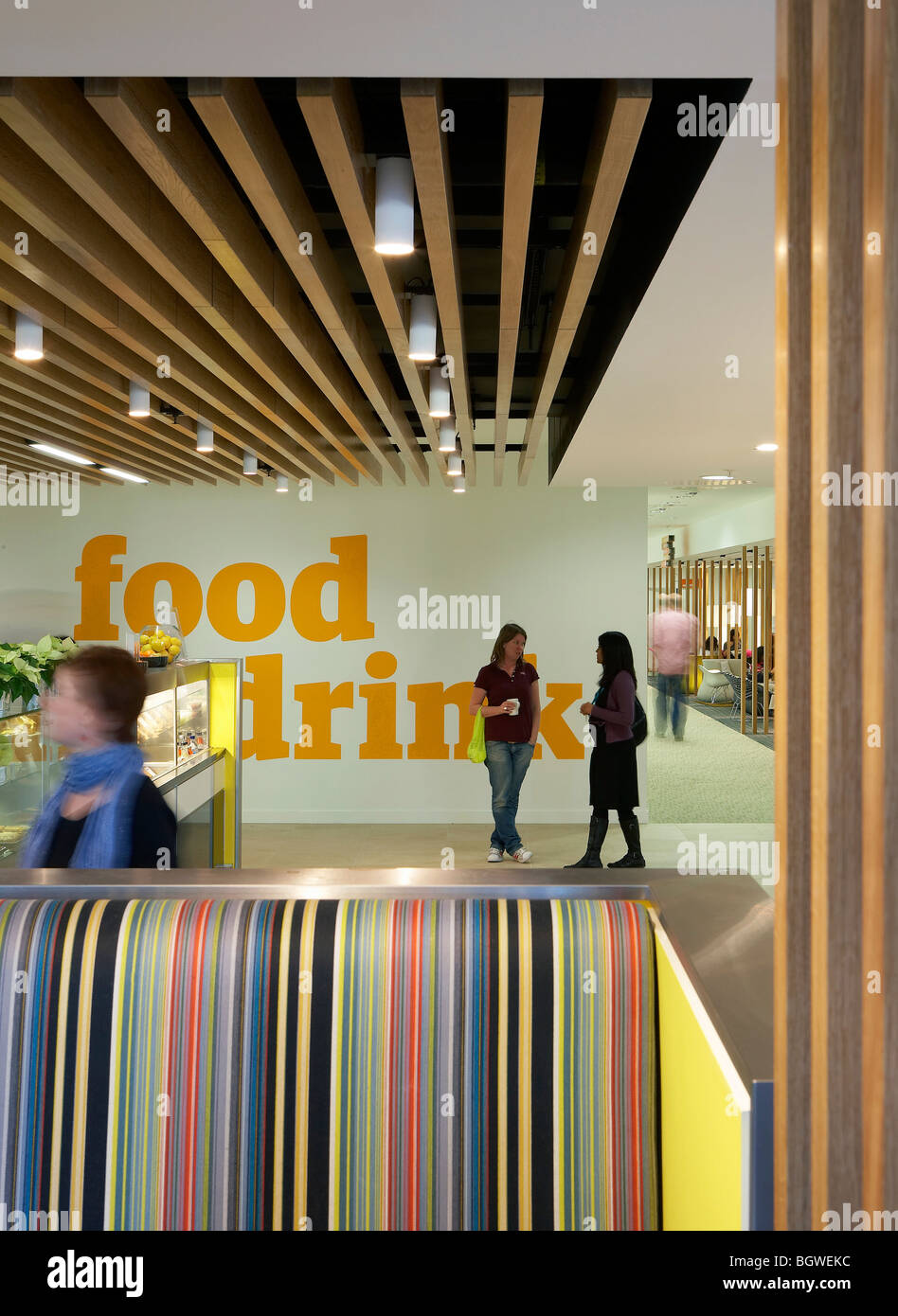 guardian offices kings place, view of cafe Stock Photo - Alamy