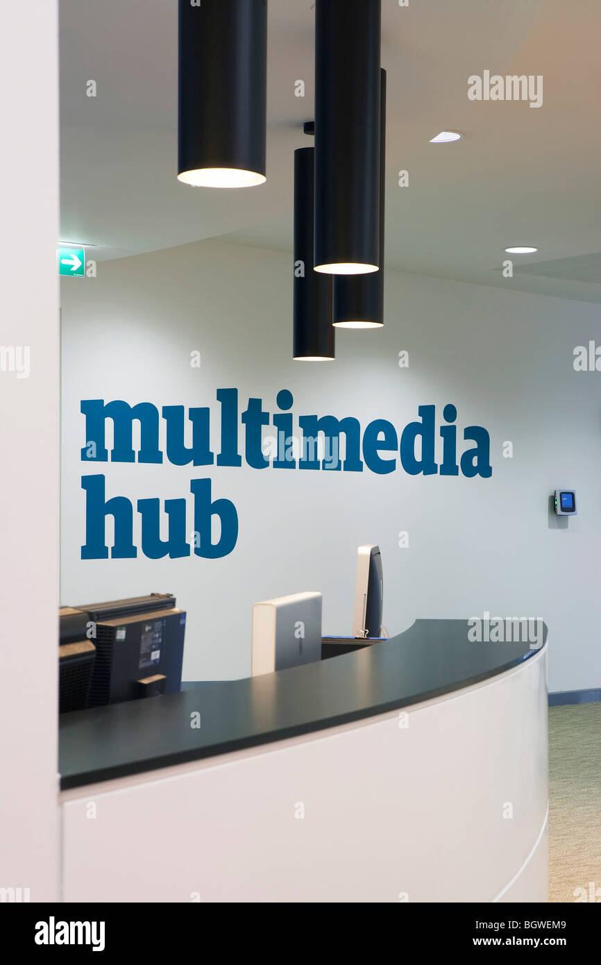 guardian offices kings place, reception desk with signage Stock Photo ...