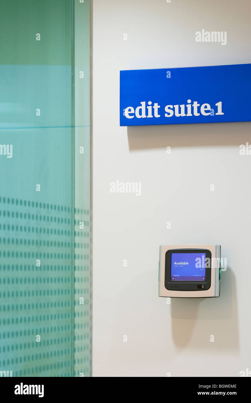 Kings place london signage hi-res stock photography and images - Alamy