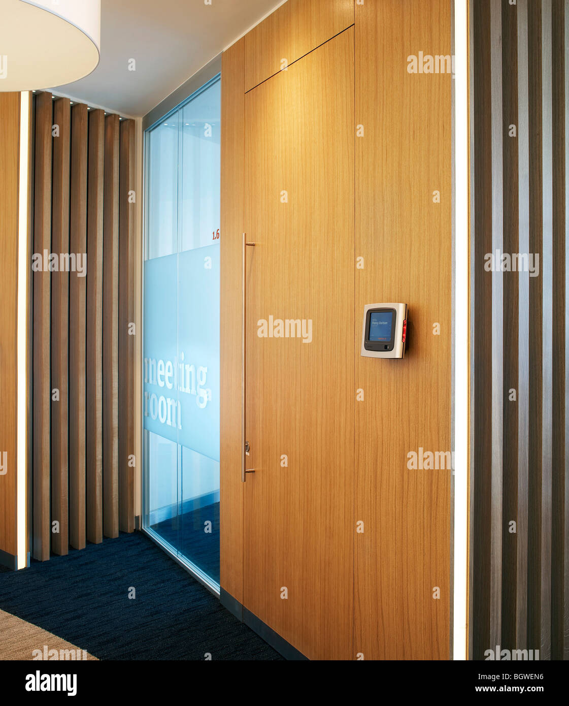 guardian offices kings place, close up of wooden door with entry screen ...