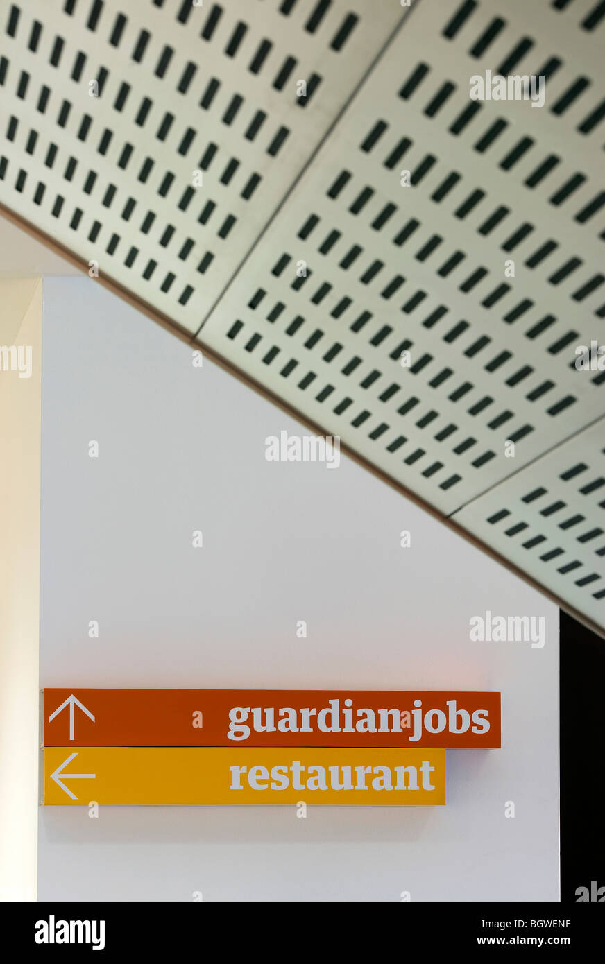 guardian offices kings place, signage Stock Photo - Alamy