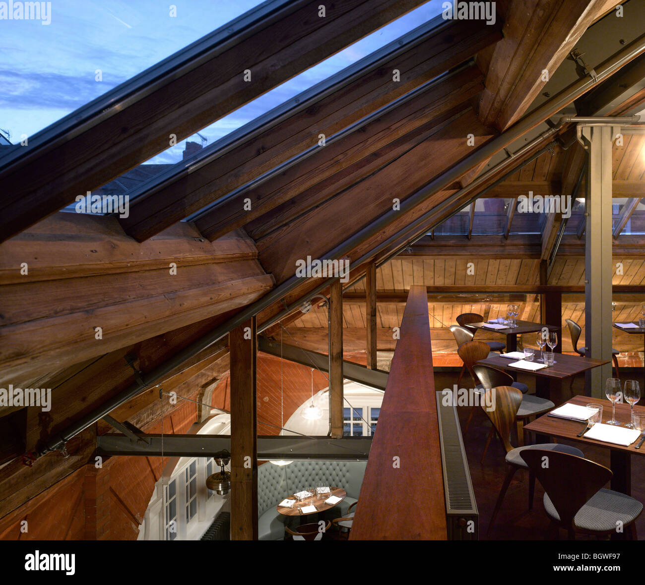 THE LUXE RESTAURANT, LONDON, UNITED KINGDOM, UNITED DESIGNERS Stock ...