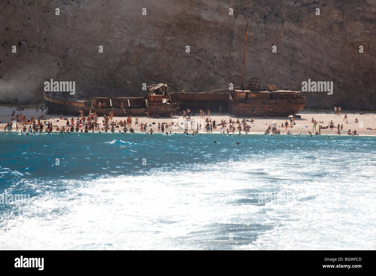 bathing tourists on Ship Wreck Beach Stock Photo - Alamy