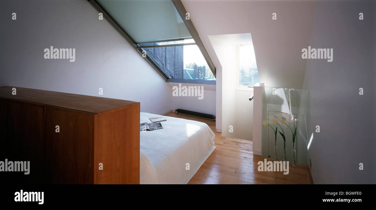 Loft conversion construction hi-res stock photography and images - Alamy