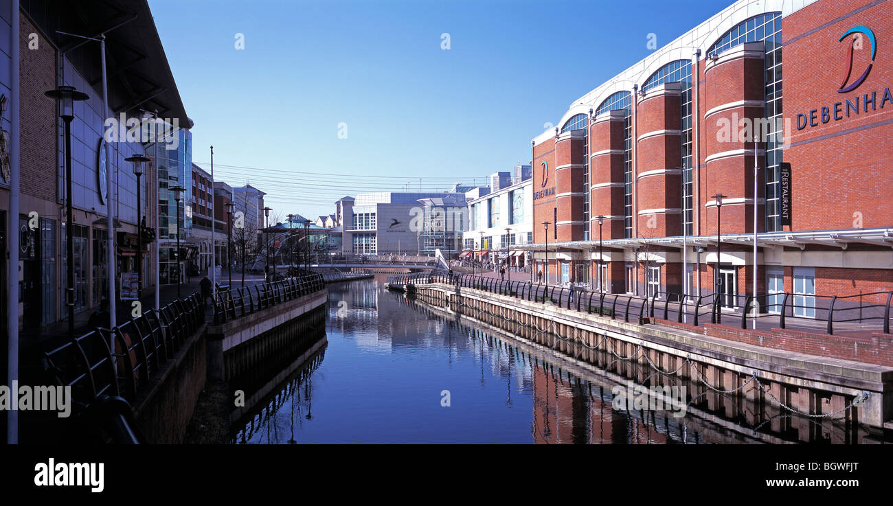 The oracle shopping centre reading hi-res stock photography and images ...