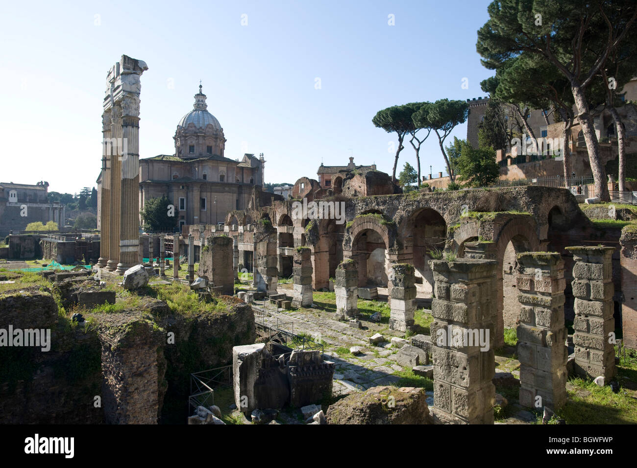 Roman forum architecture hi-res stock photography and images - Alamy