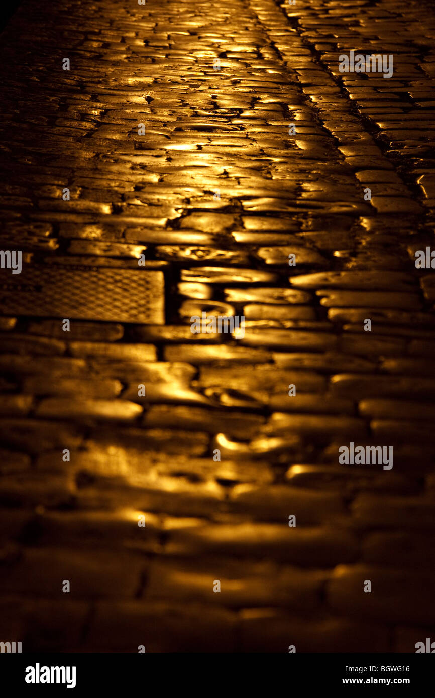 cobblestone pavement at night Stock Photo - Alamy