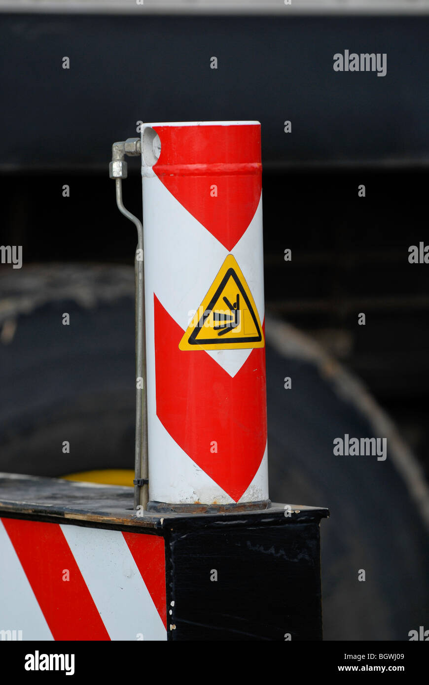 Fall protection sign hi-res stock photography and images - Alamy
