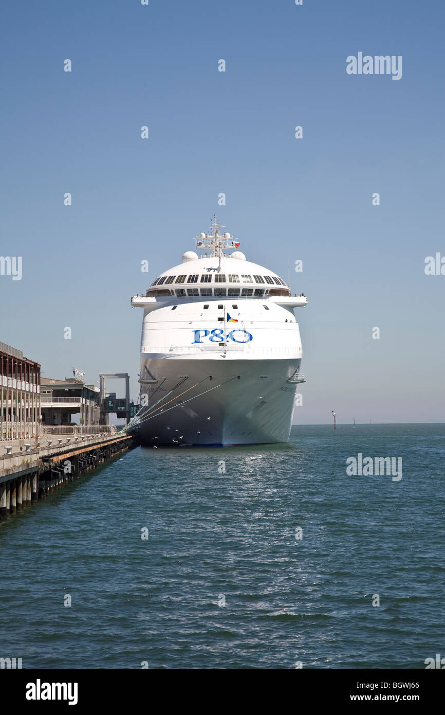 Pacific jewel cruise ship hi-res stock photography and images - Alamy