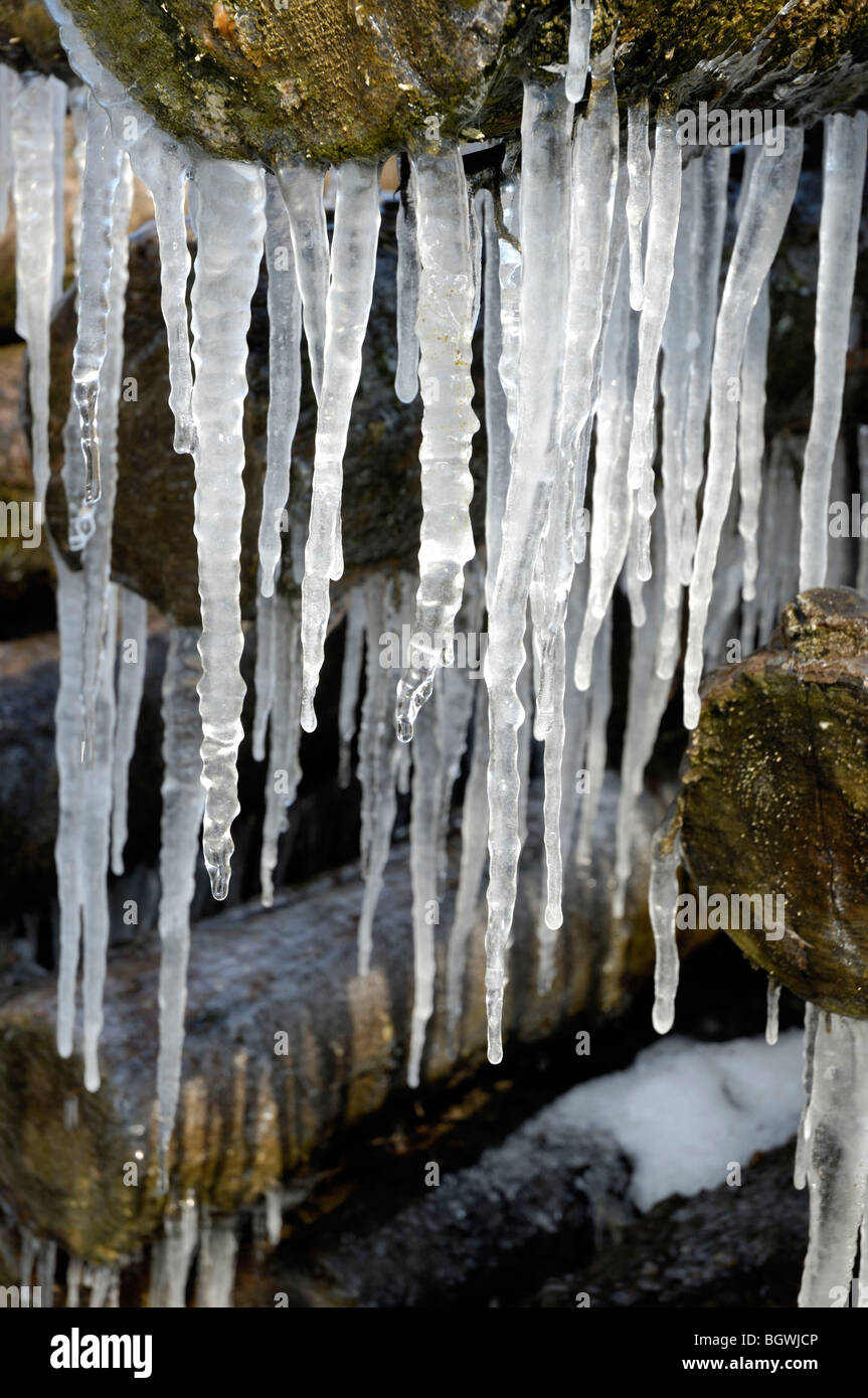 Car covered icicles temperatures hi-res stock photography and images ...