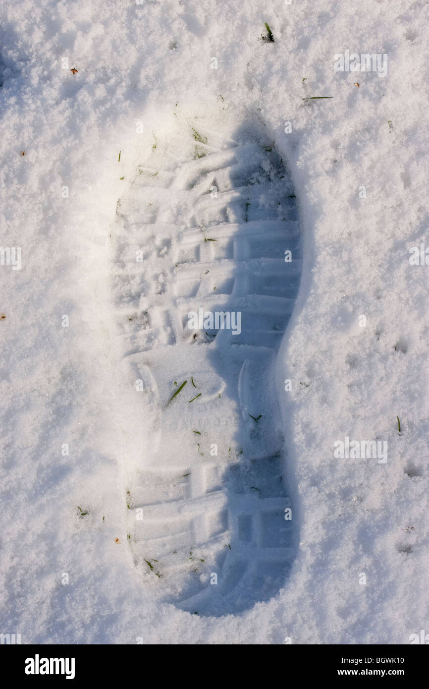 Boot print in snow hi-res stock photography and images - Alamy