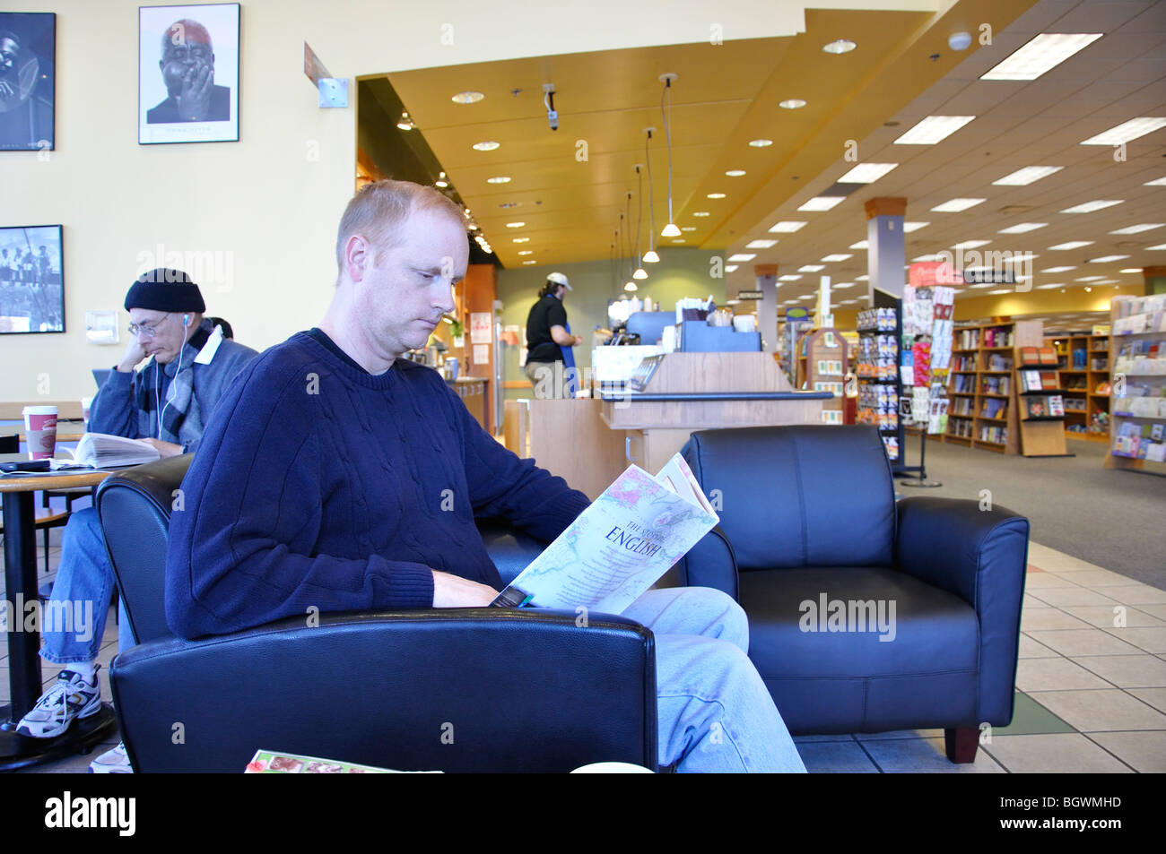 Cozy bookstore hi-res stock photography and images - Alamy