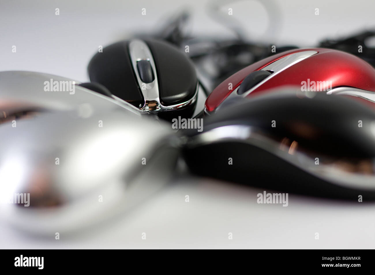 Silver computer mouse hi-res stock photography and images - Alamy
