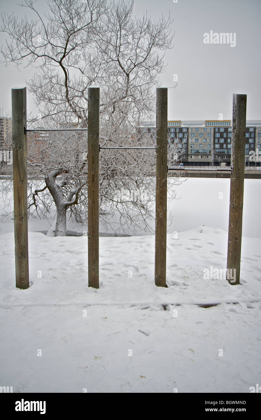 Horizontal bars hi-res stock photography and images - Alamy