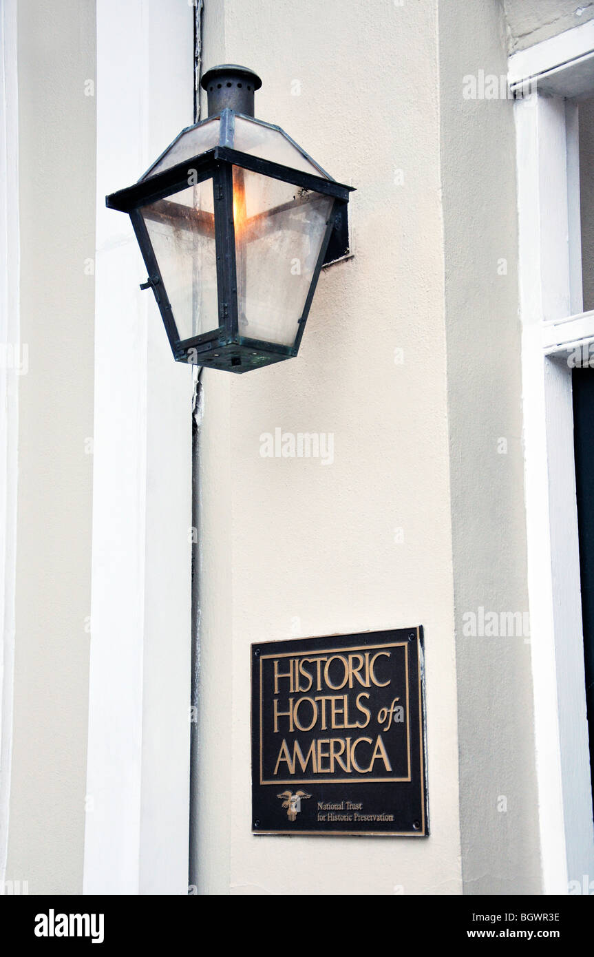 Hotel new orleans sign hi-res stock photography and images - Alamy