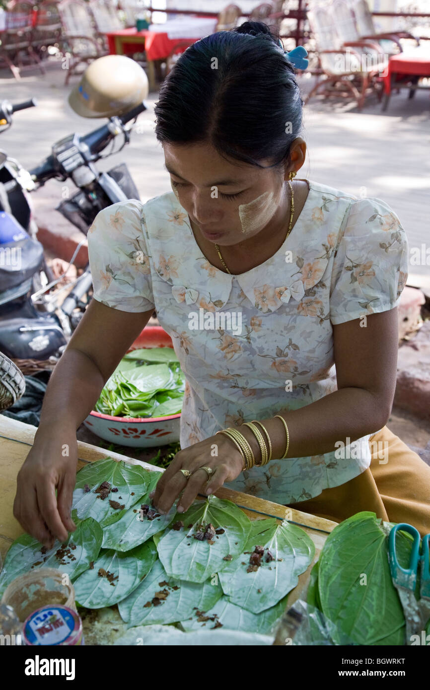 Paan shop hi-res stock photography and images - Alamy