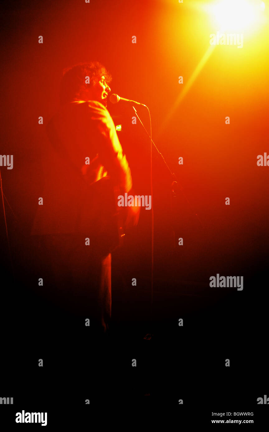 Solo singing hi-res stock photography and images - Alamy