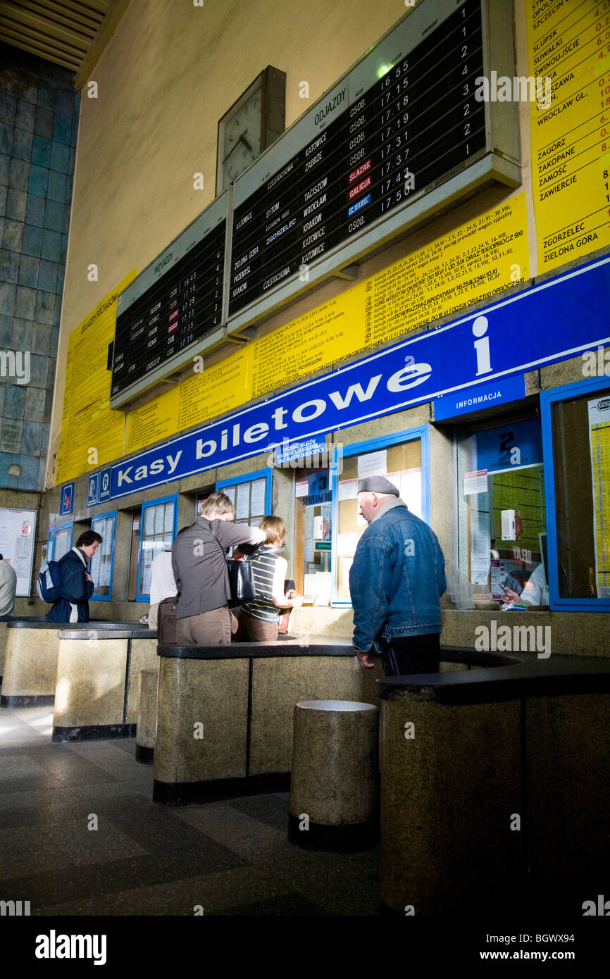 Central station through window hi-res stock photography and images - Alamy