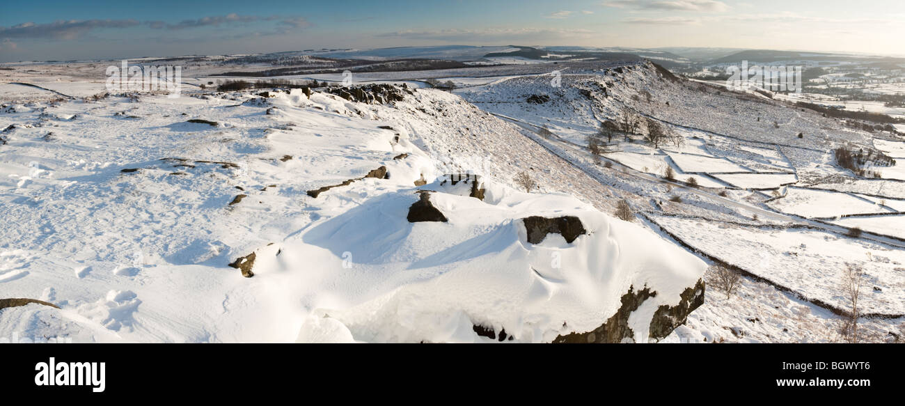 Curbar edge snow hi-res stock photography and images - Alamy