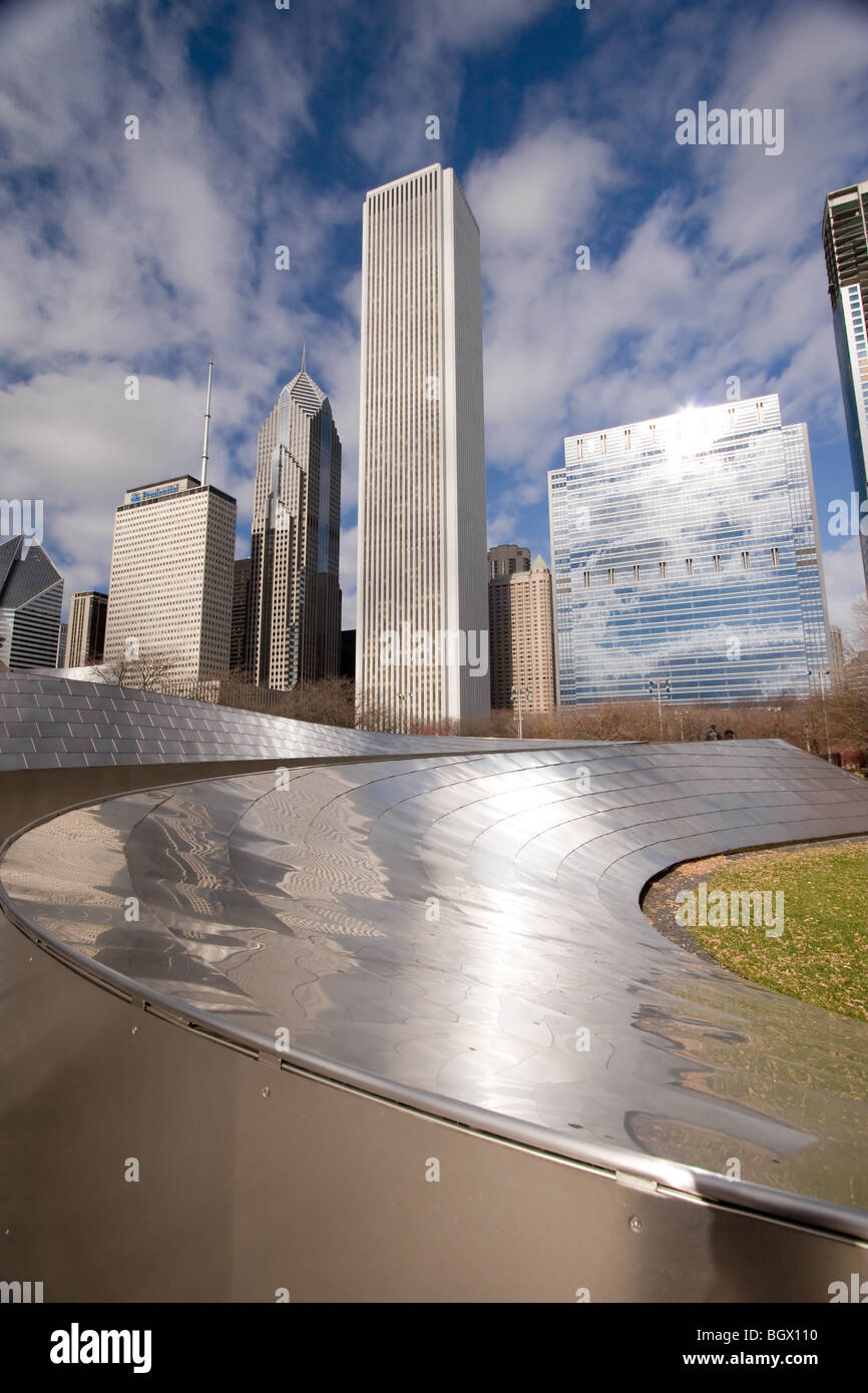 Chicago prudential building hi-res stock photography and images - Alamy