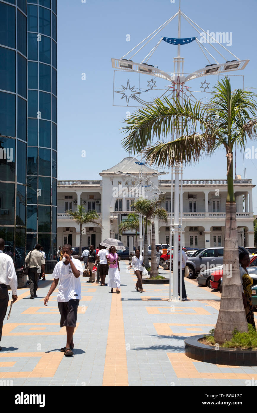 Outside the new Maputo Shopping Stock Photo - Alamy