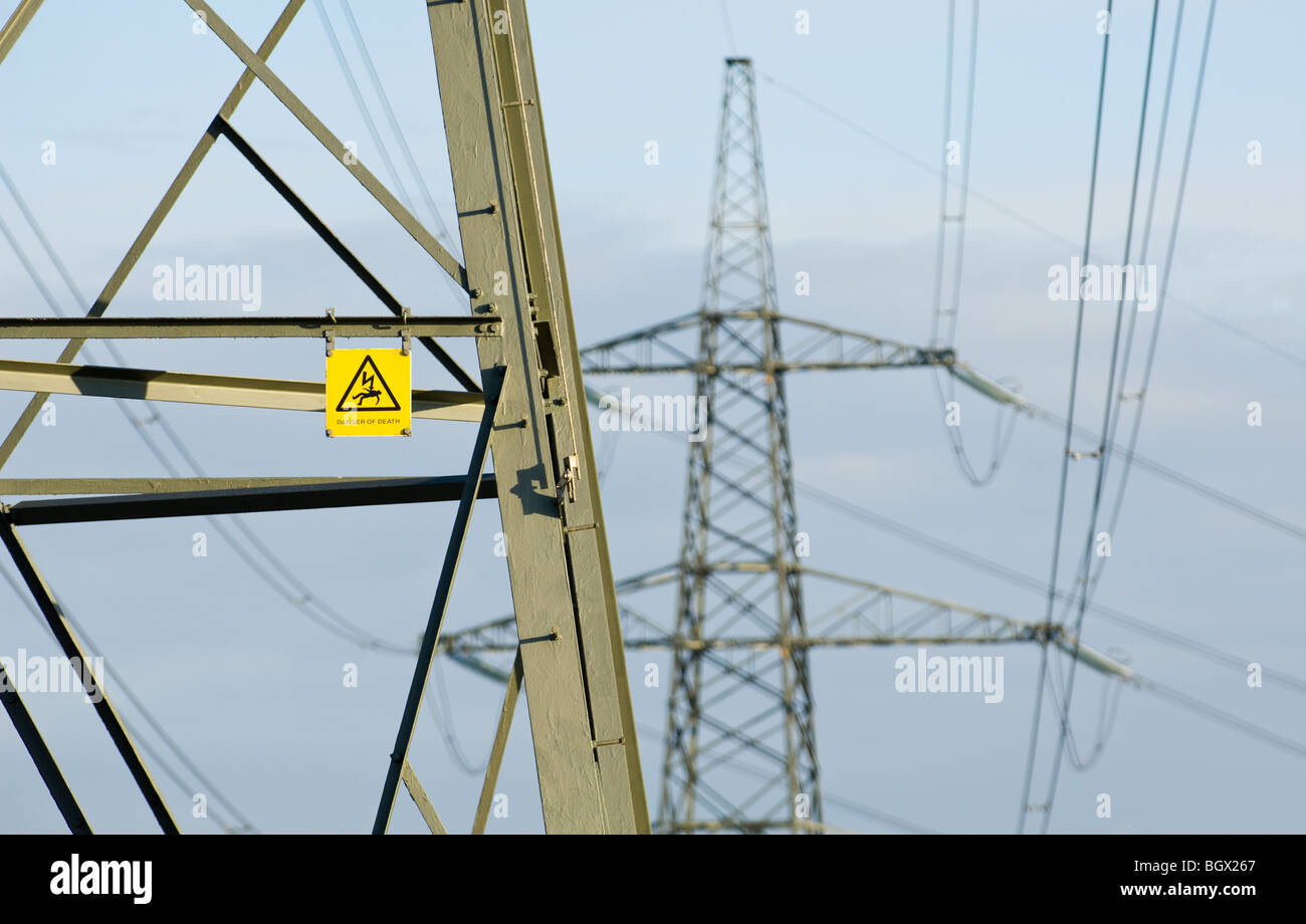 Danger, Electricity, risk of electric shock warning notice Stock Photo ...