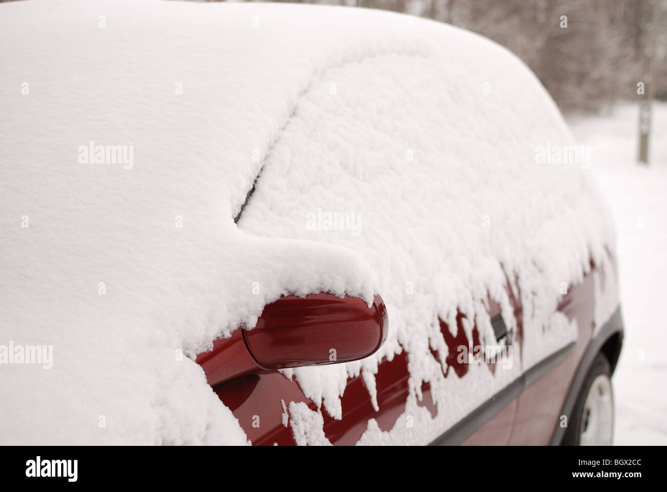 Car fully covered with snow Stock Photo - Alamy