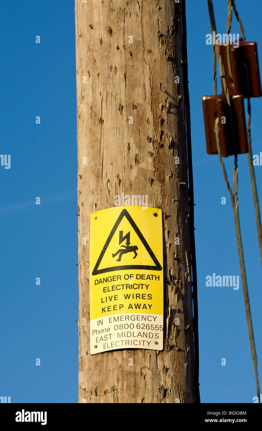 Danger, Electricity, risk of electric shock warning notice Stock Photo ...