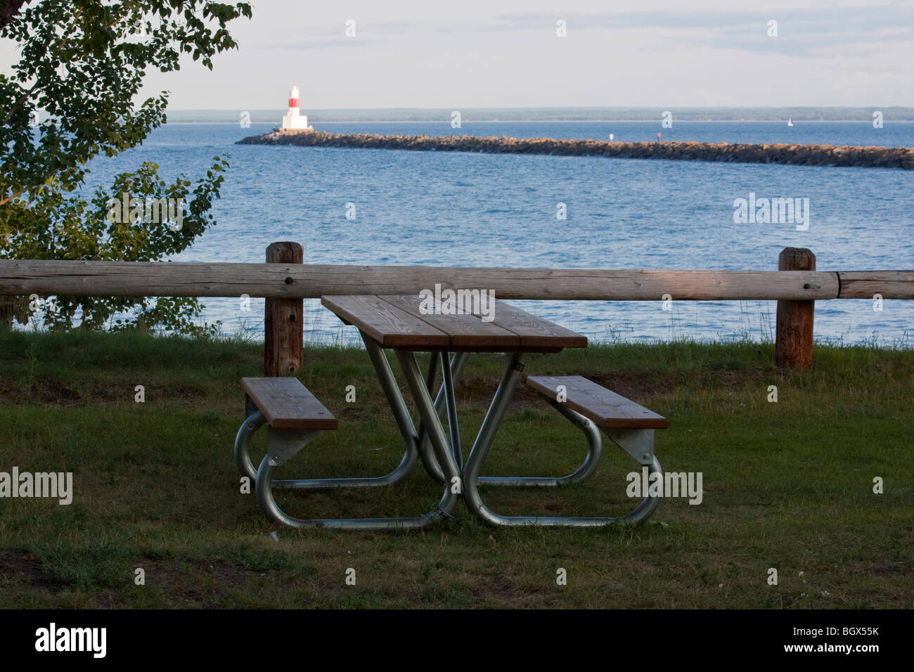Overhead picnic table hi-res stock photography and images - Alamy