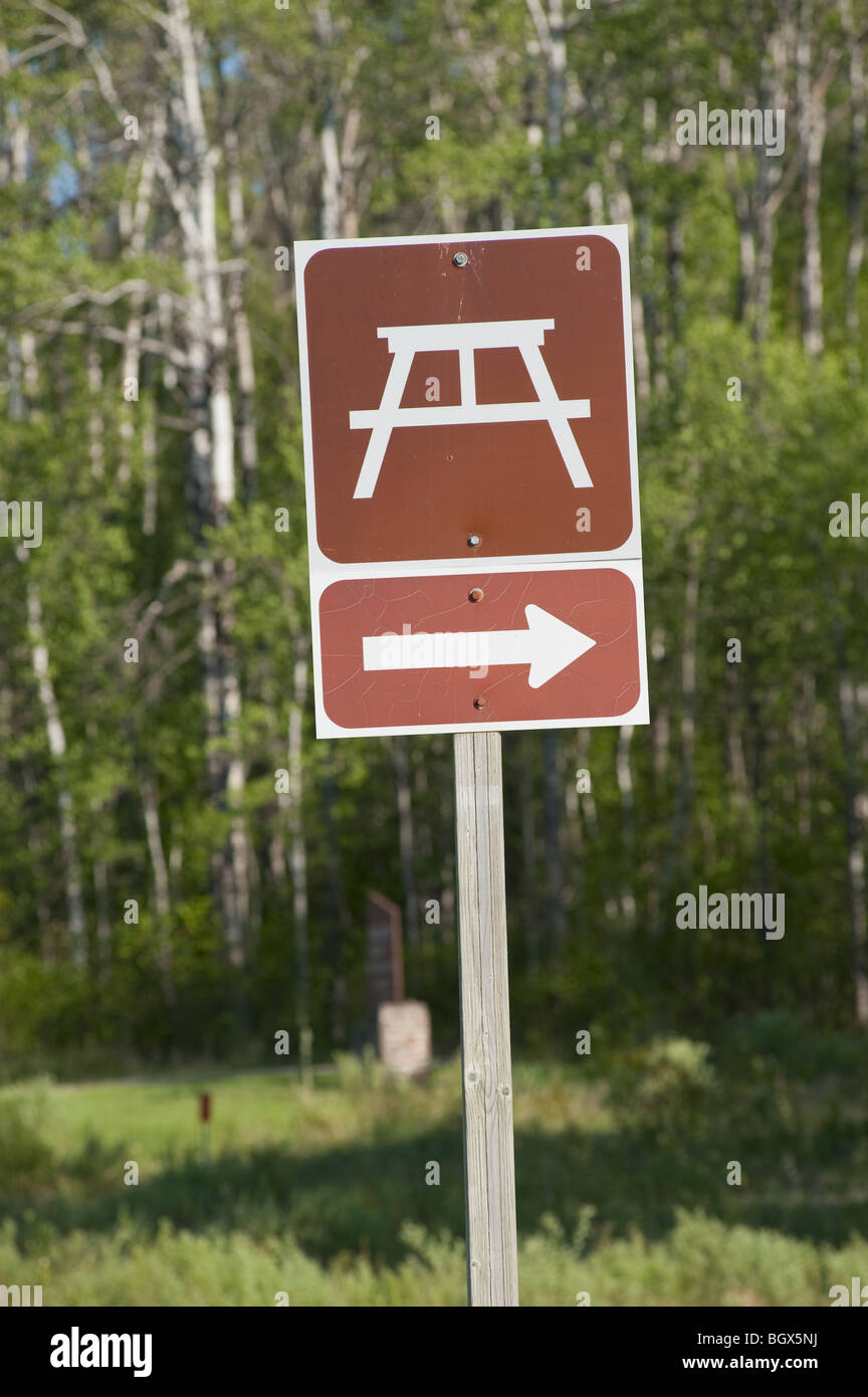 Sign for a picnic site Stock Photo - Alamy
