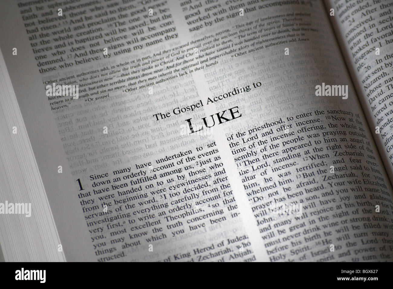 Bible open to luke hi-res stock photography and images - Alamy