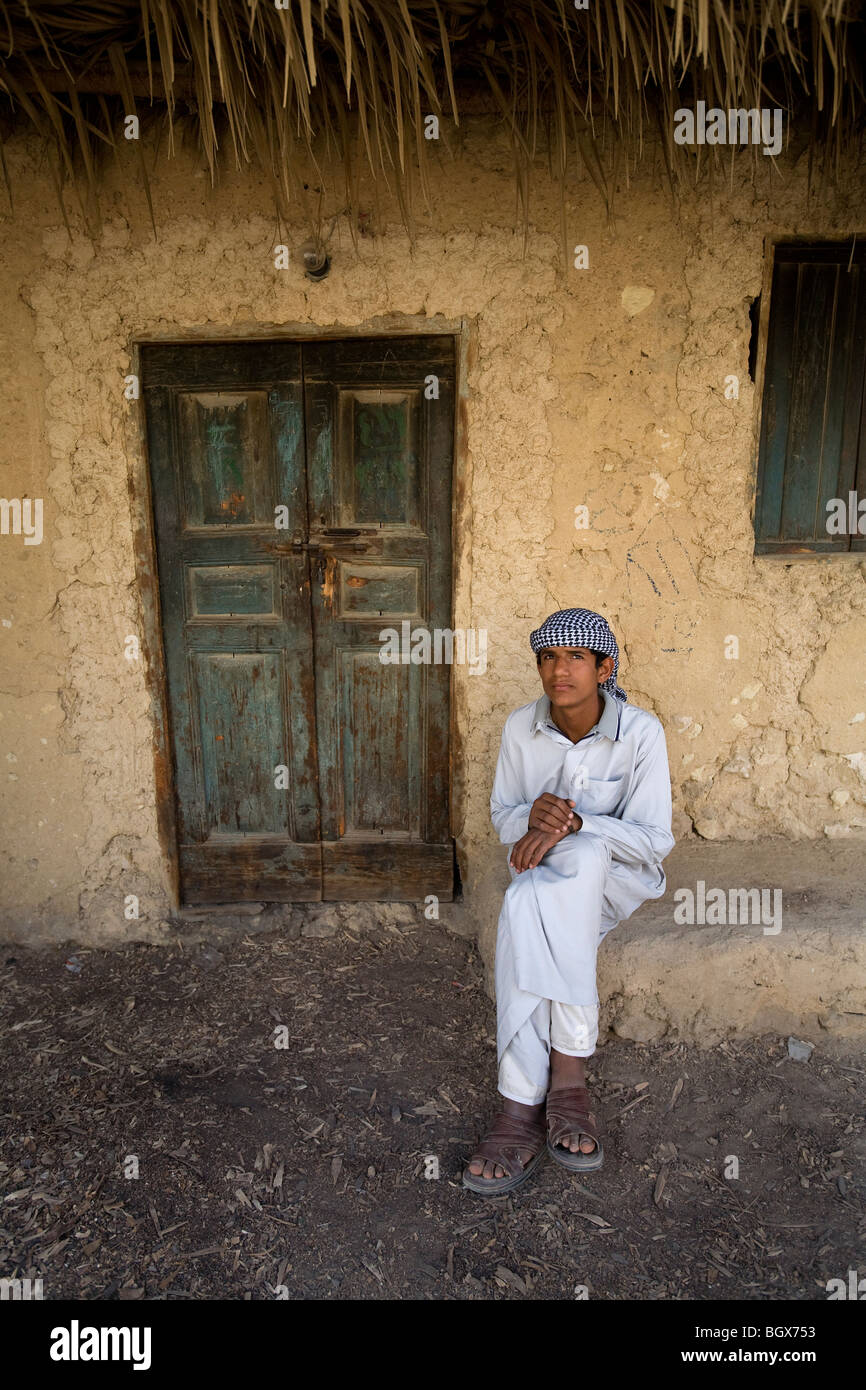 Egyptian man in traditional dress hi-res stock photography and images ...