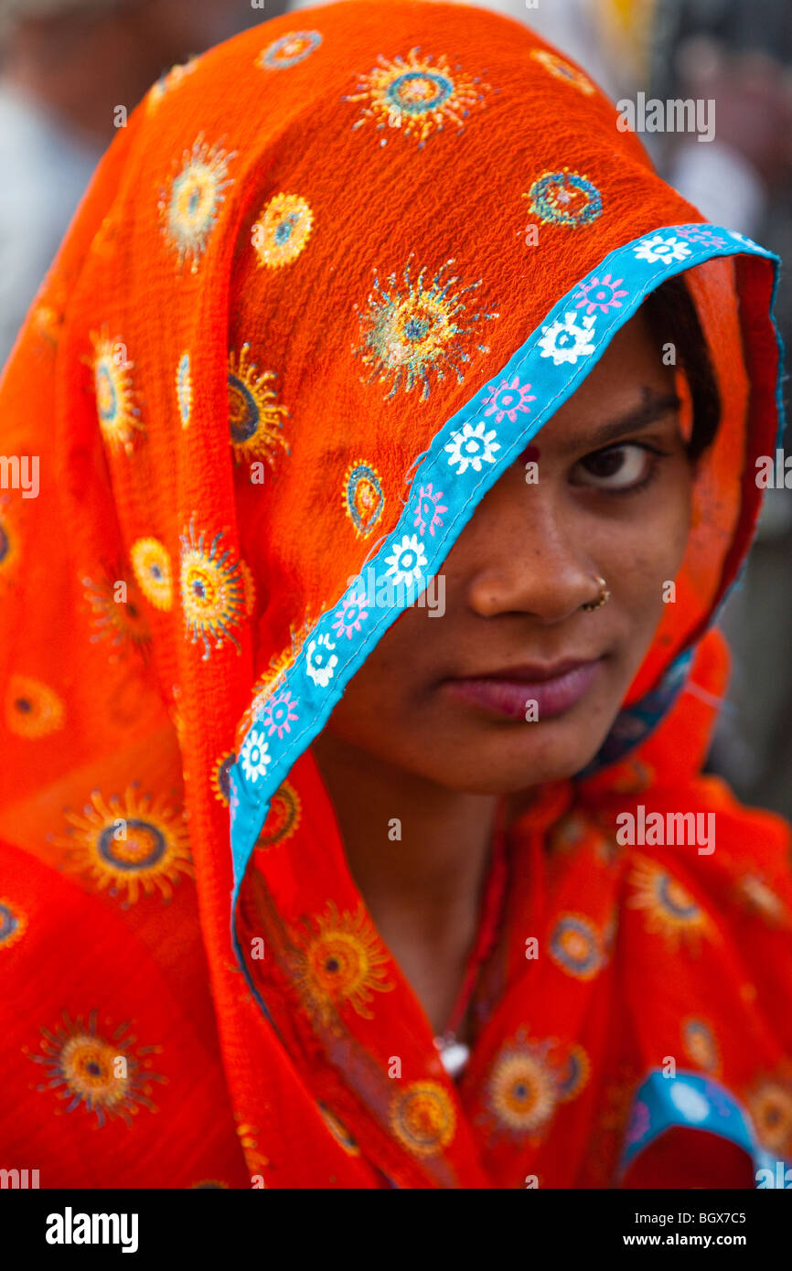 Veiled indian woman hi-res stock photography and images - Alamy