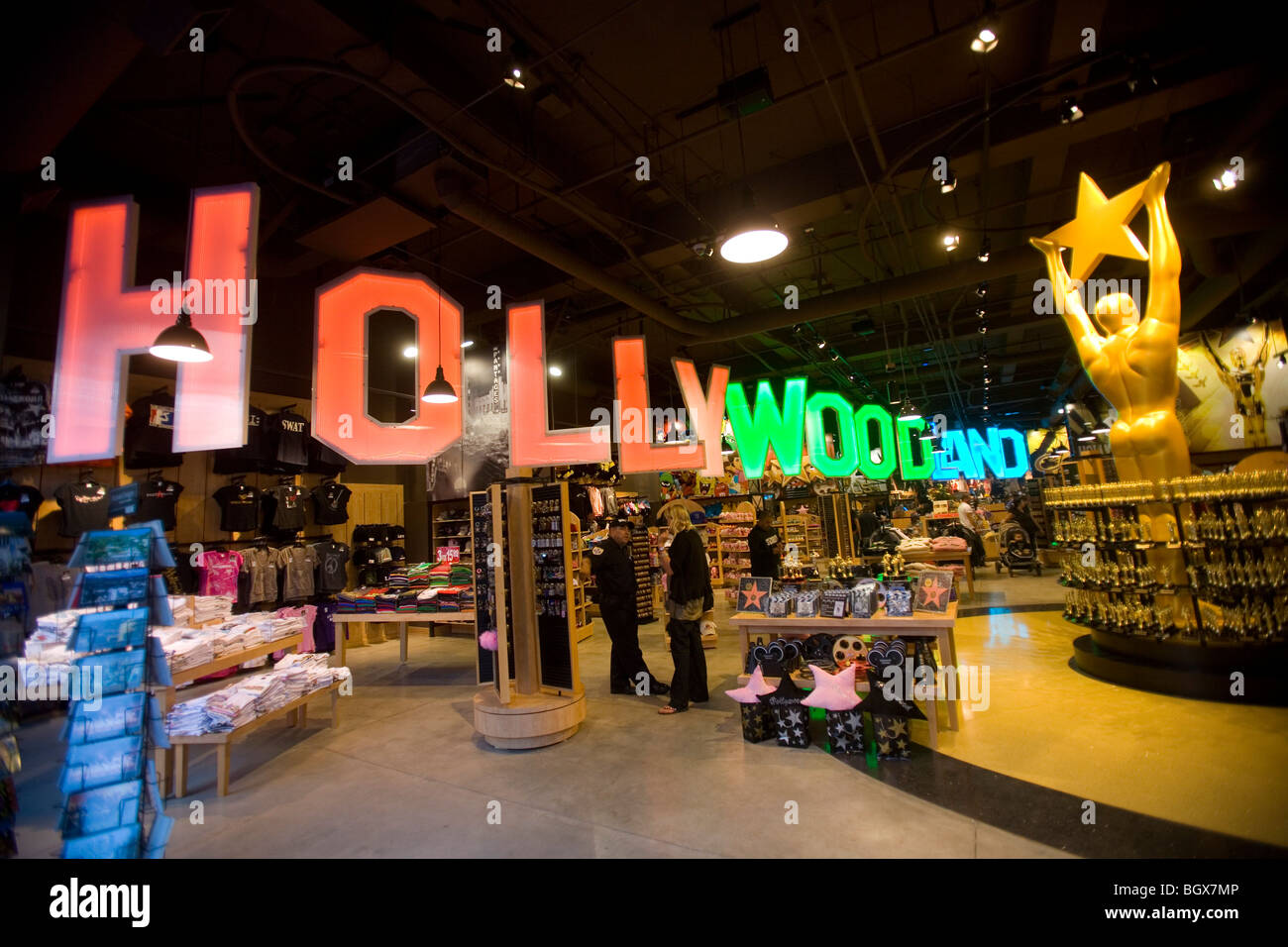 A store on Hollywood Blvd. Hollywood Boulevard, Hollywood, Los Angeles ...