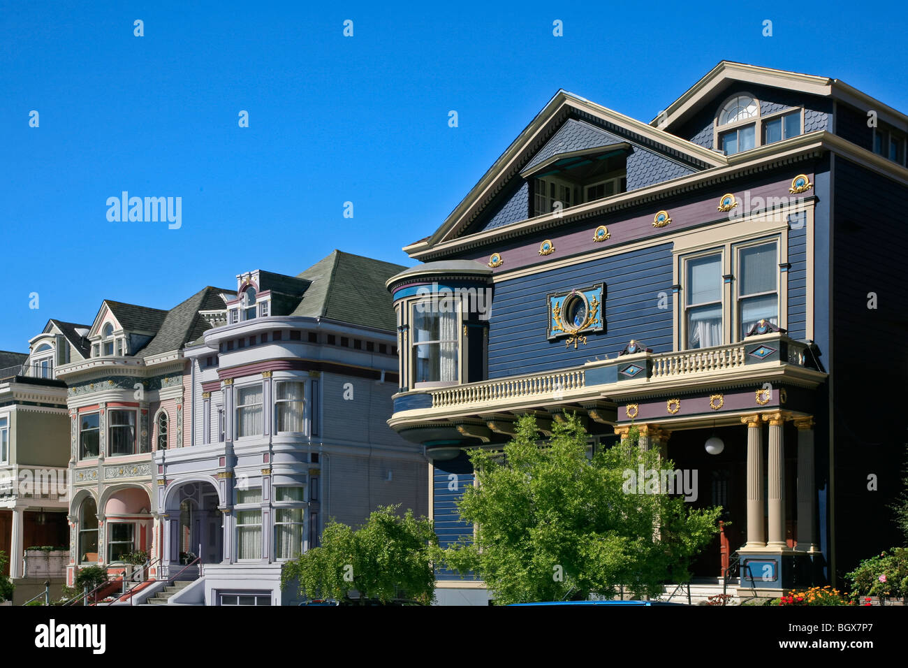 Victorian houses of alamo square hi-res stock photography and images ...