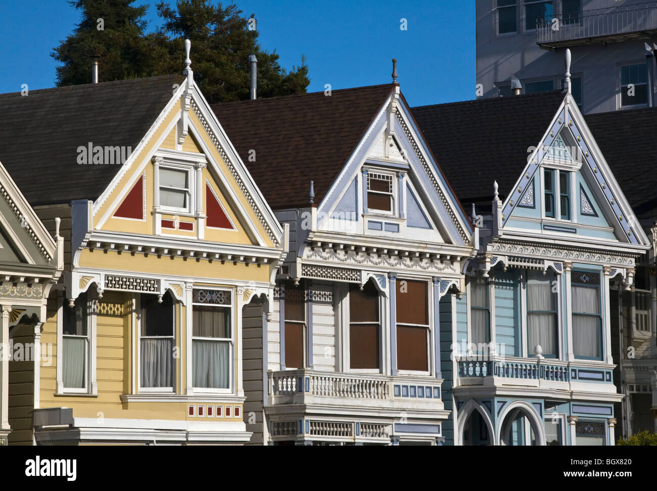 Classic view of VICTORIAN HOUSES from ALAMO PARK - SAN FRANCISCO ...