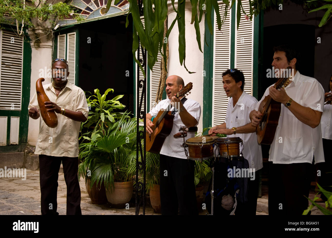 Band restaurant hi-res stock photography and images - Alamy