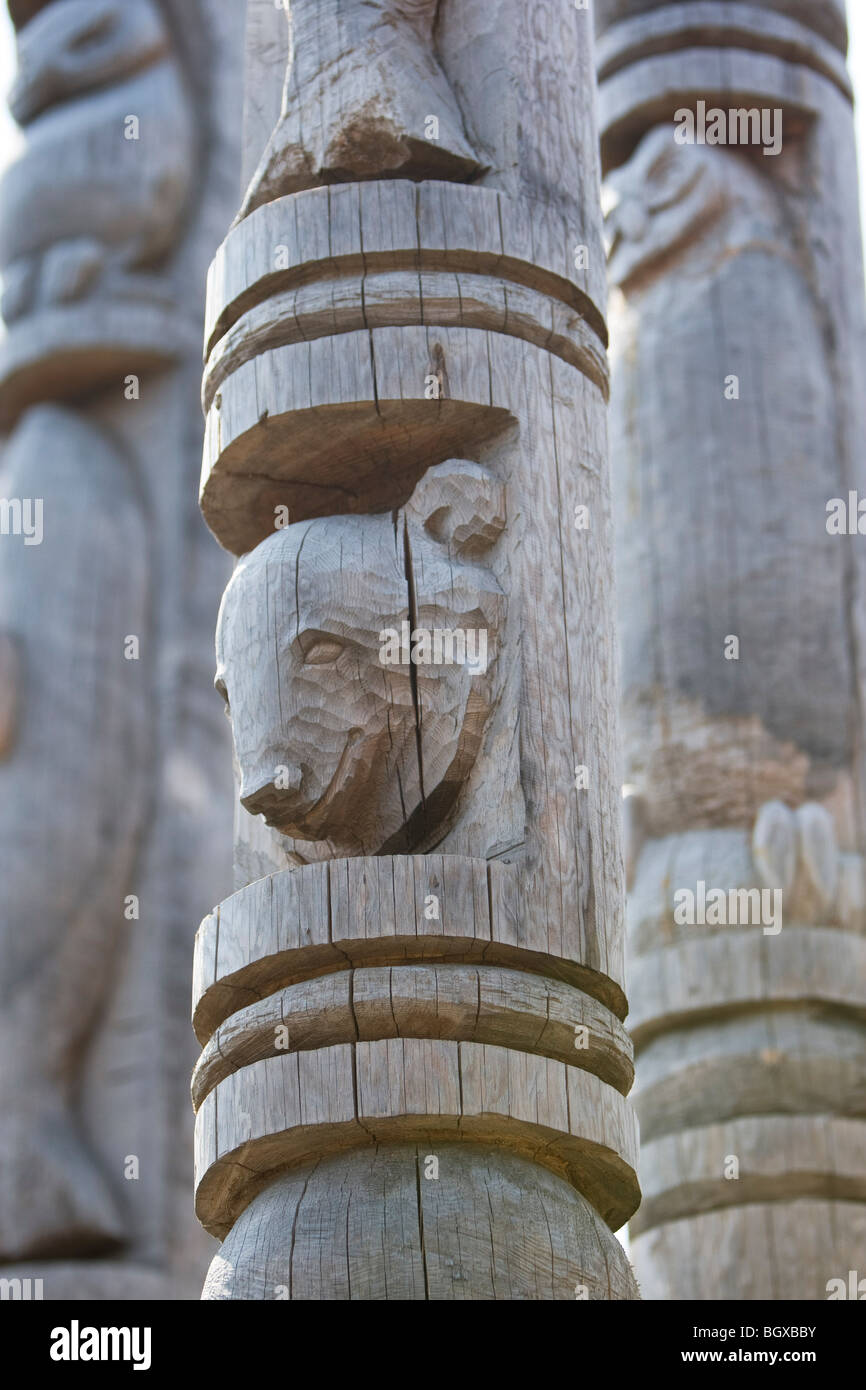 Japanese ainu totem poles High Resolution Stock Photography and Images ...