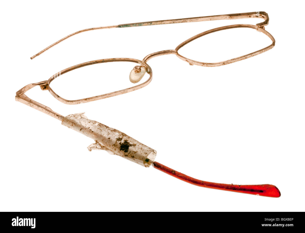 Pair of glasses broken hi-res stock photography and images - Alamy