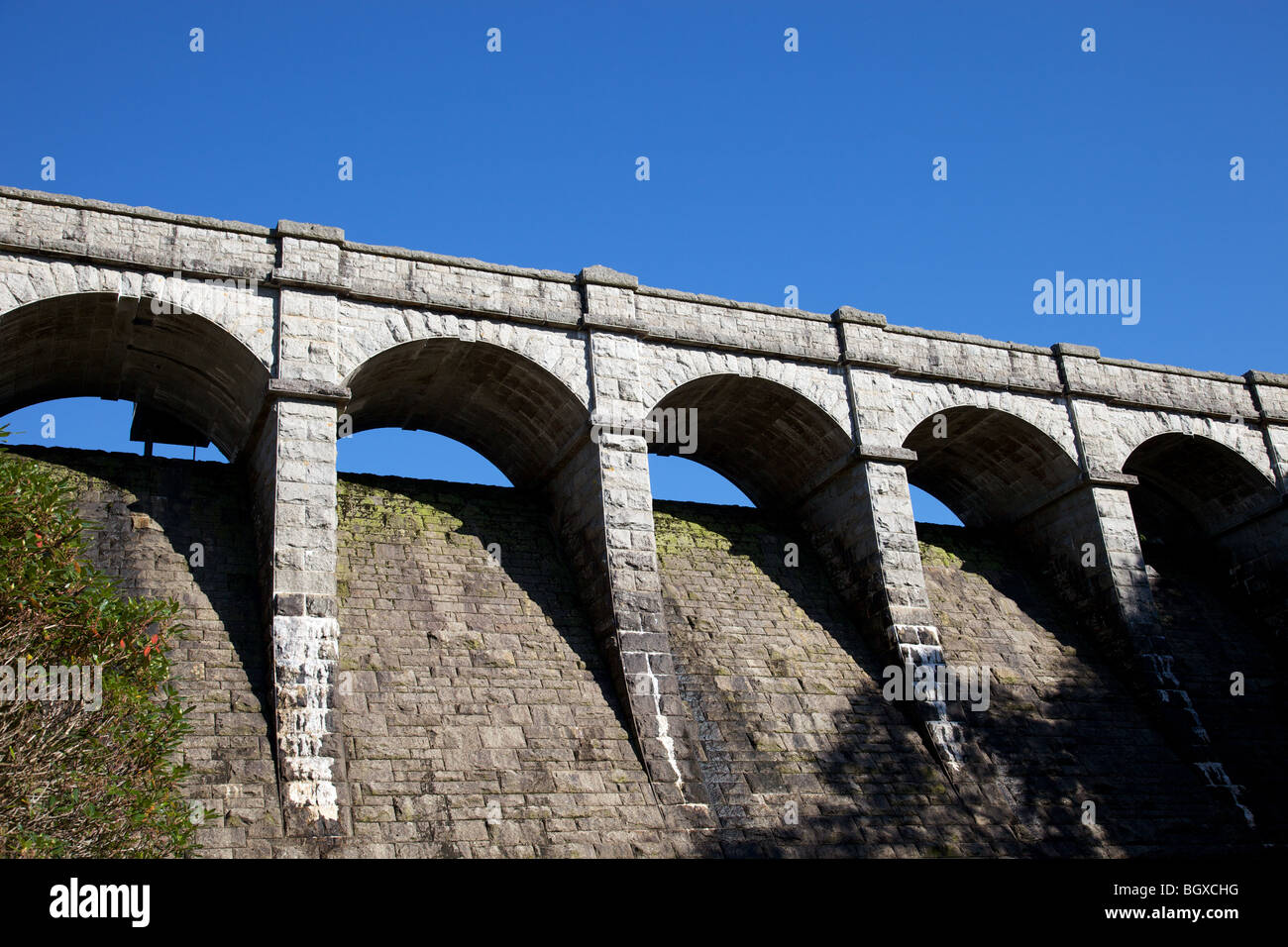 Devon reservoir dam hi-res stock photography and images - Alamy