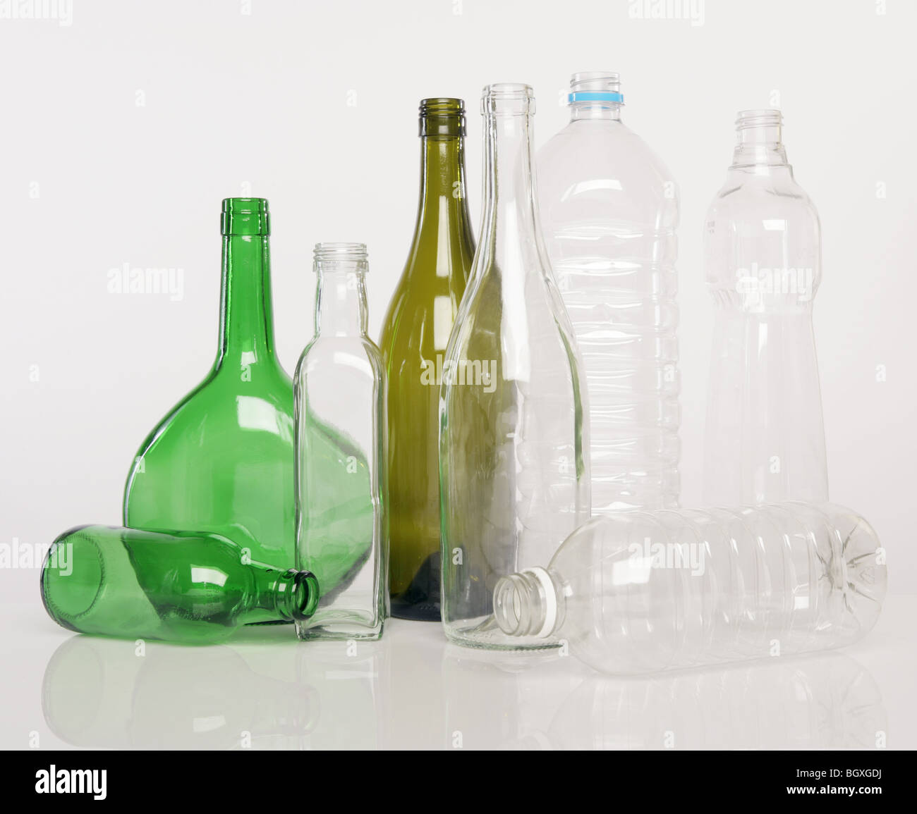 Empty containers hi-res stock photography and images - Alamy