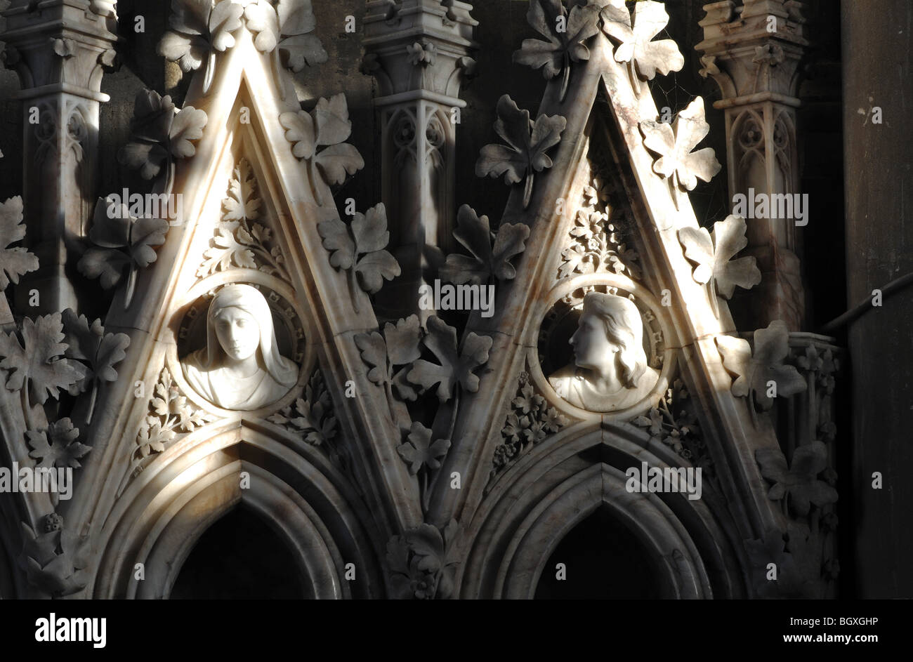 Ornate reredos hi-res stock photography and images - Alamy