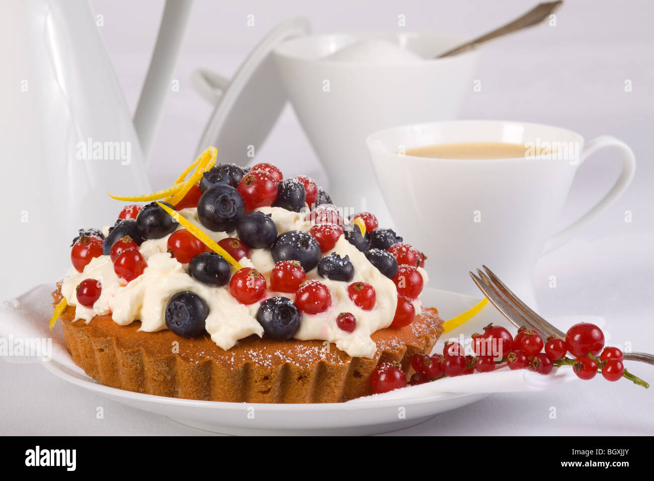 Currant cake hi-res stock photography and images - Alamy
