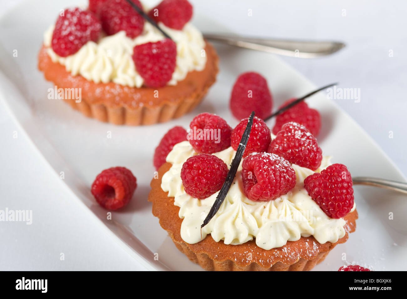 Two dessert dishes hi-res stock photography and images - Alamy