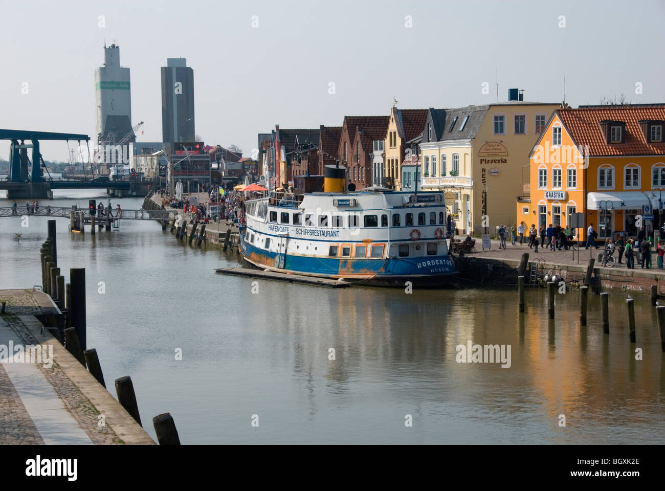Inland harbours hi-res stock photography and images - Alamy